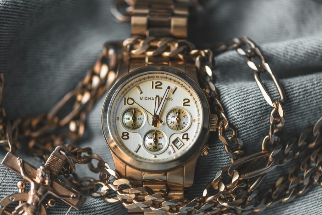 The Ultimate Bronze Luxury Watch Guide: Where Fashion Meets Wearable Tech